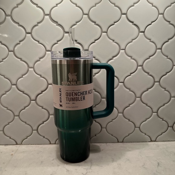 Stanley | Kitchen | New Stanley Quencher H2 Tumbler 30oz Pine Gradient ...